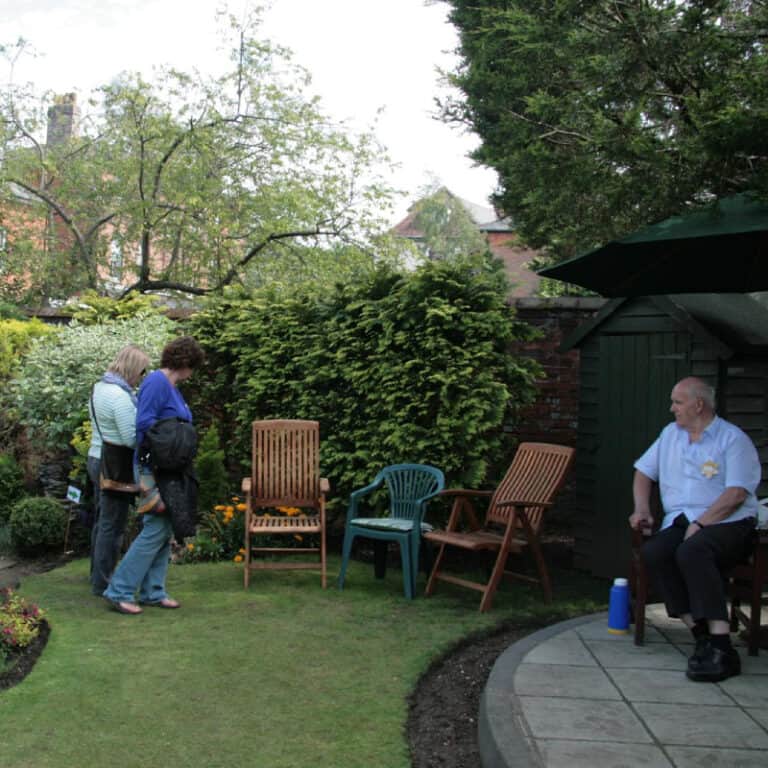 25 Garden Design Ideas for the Elderly - Pond Informer