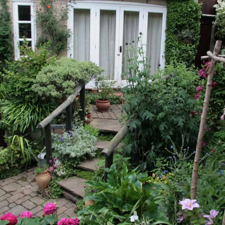 25 Garden Design Ideas for the Elderly - Pond Informer