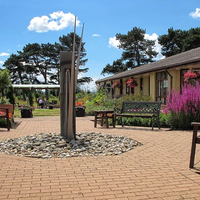 25 Garden Design Ideas for the Elderly - Pond Informer