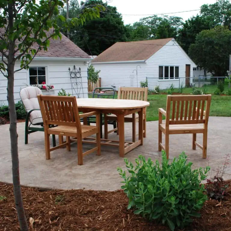 25 Garden Design Ideas for Square Gardens - Pond Informer